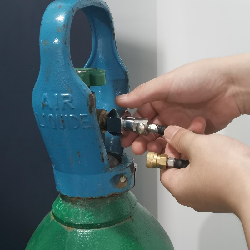 Instructions for air charging of carbon fiber cylinder and regulator valve