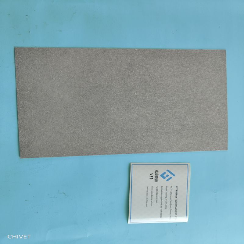 Platinum-coated titanium fiber felt